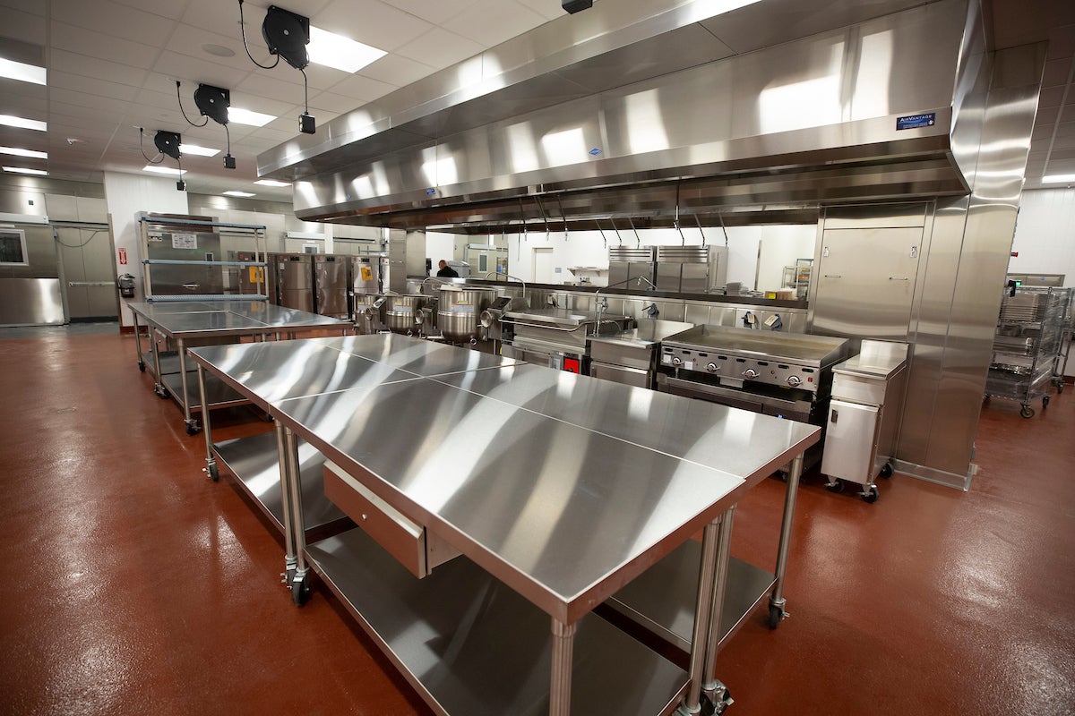 Major housing and dining complex opens to students | Inside UCR | UC ...